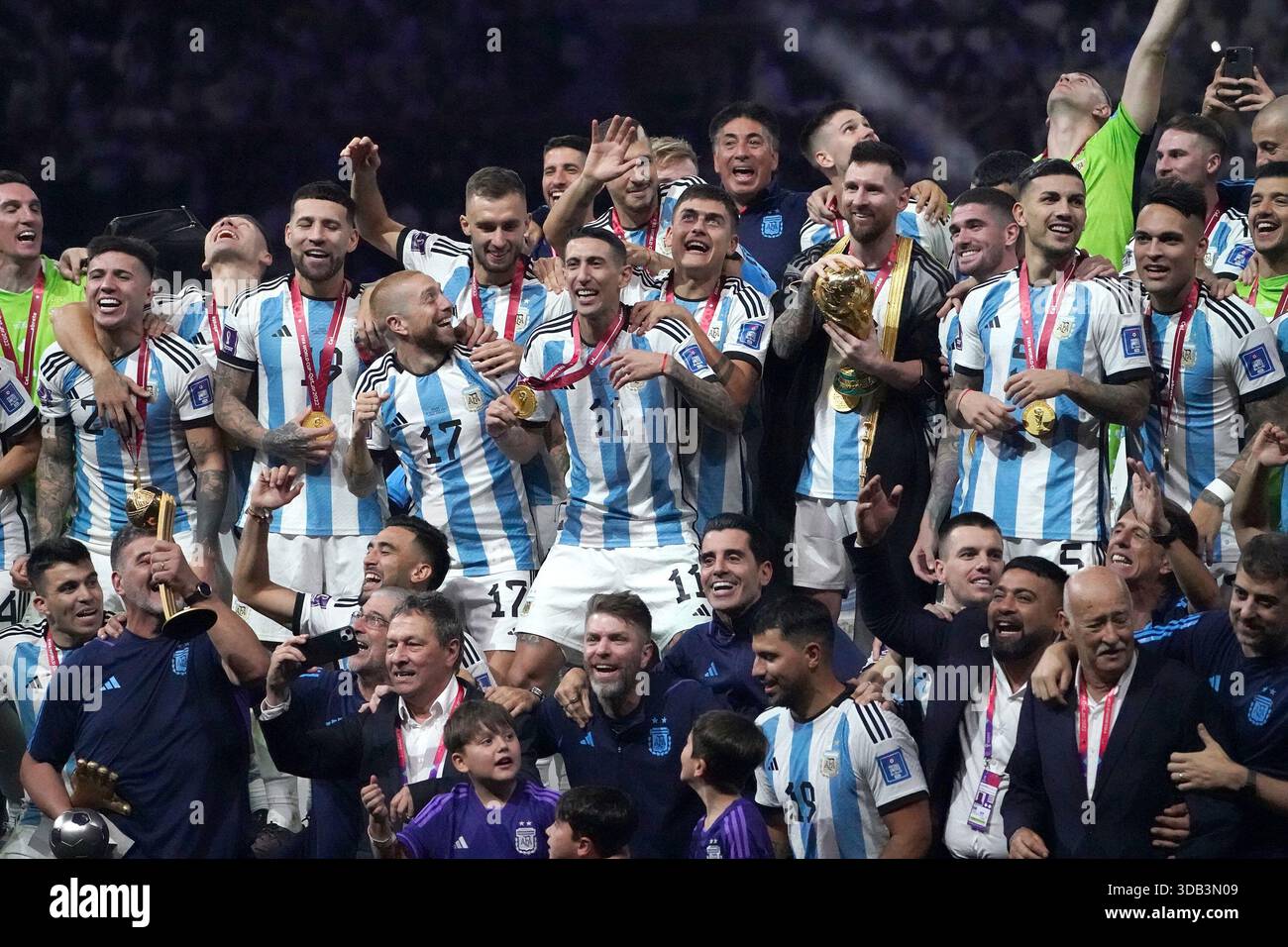 Lionel messi world cup trophy lift hi-res stock photography and images ...