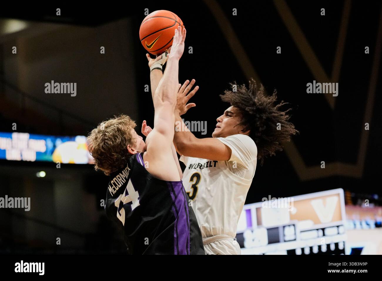 Vanderbilt guard Tyler Tanner (3) shoots the ball over Central Arkansas ...