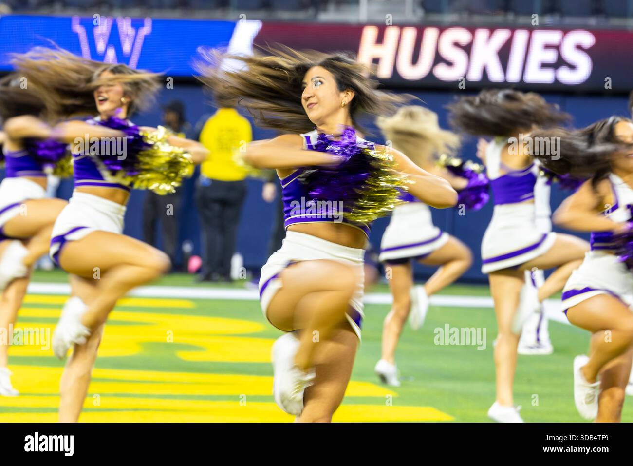 Sofi stadium la bowl hi-res stock photography and images - Alamy