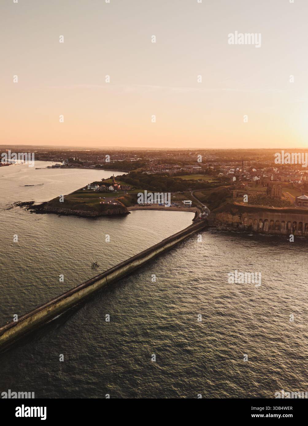 Tynemouth uk 16th aug 2025 hi-res stock photography and images - Alamy