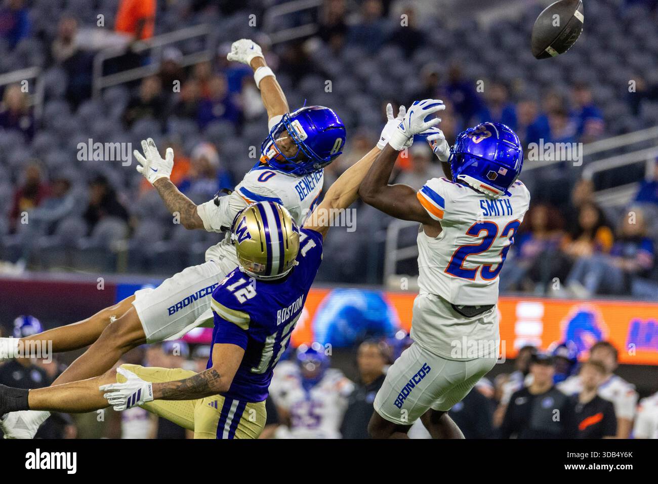 Boise State safety Ty Benefield (0) and cornerback Sherrod Smith (23 ...