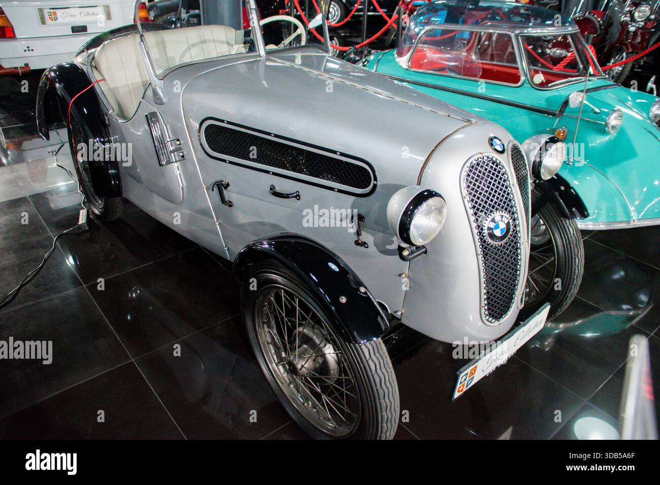 The BMW Dixi Roadster was one of the first passenger cars produced by ...