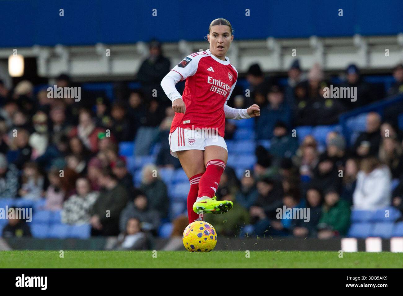 Steph Catley (7 Arsenal) passes the ball forward. Everton Women v ...