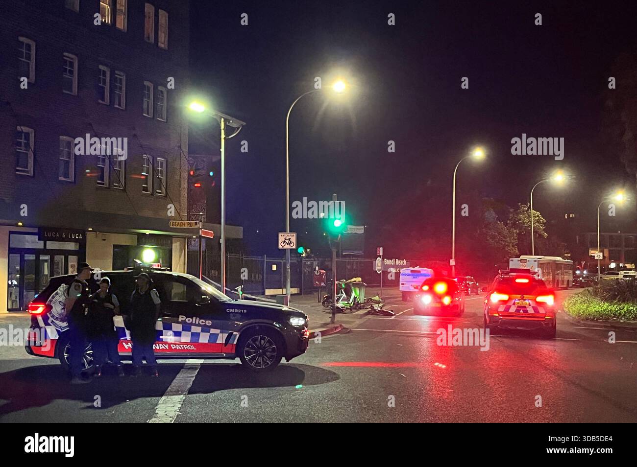 14 December 2025, Australia, Sydney: The scene of an attack with ...