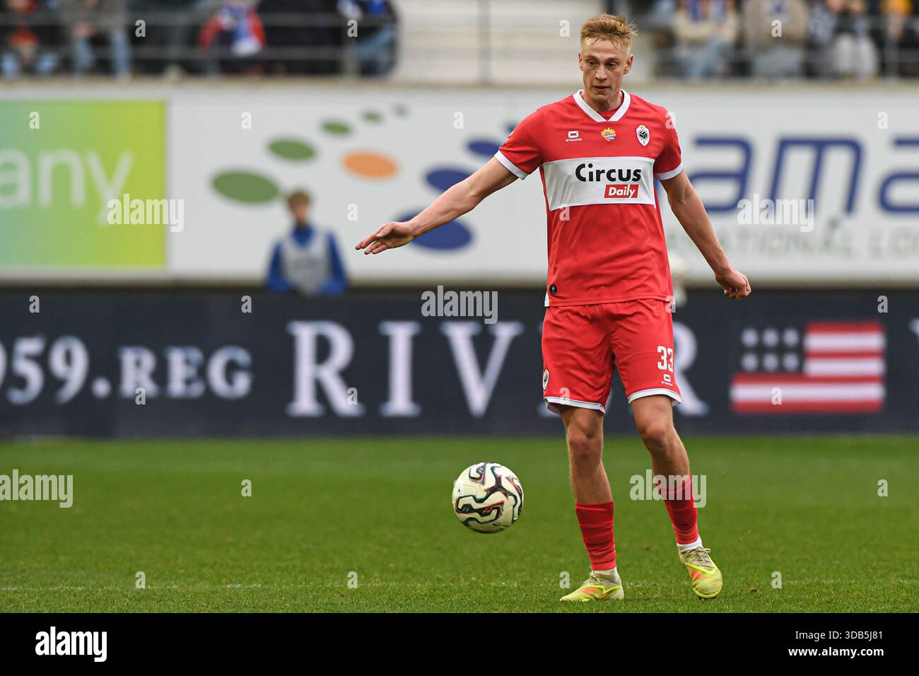 Antwerp's Zeno Van Den Bosch pictured in action during a soccer match ...