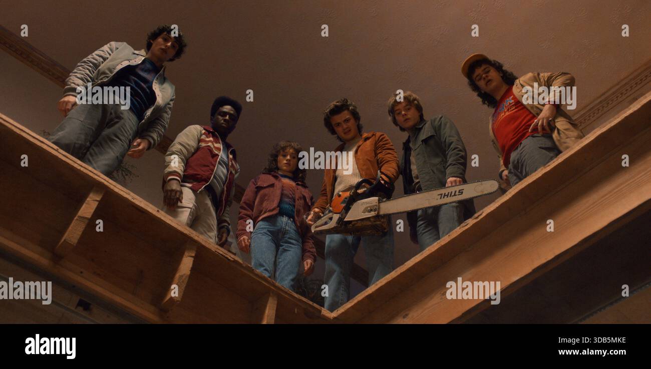 NATALIA DYER, CHARLIE HEATON, GATEN MATARAZZO, CALEB MCLAUGHLIN, FINN ...