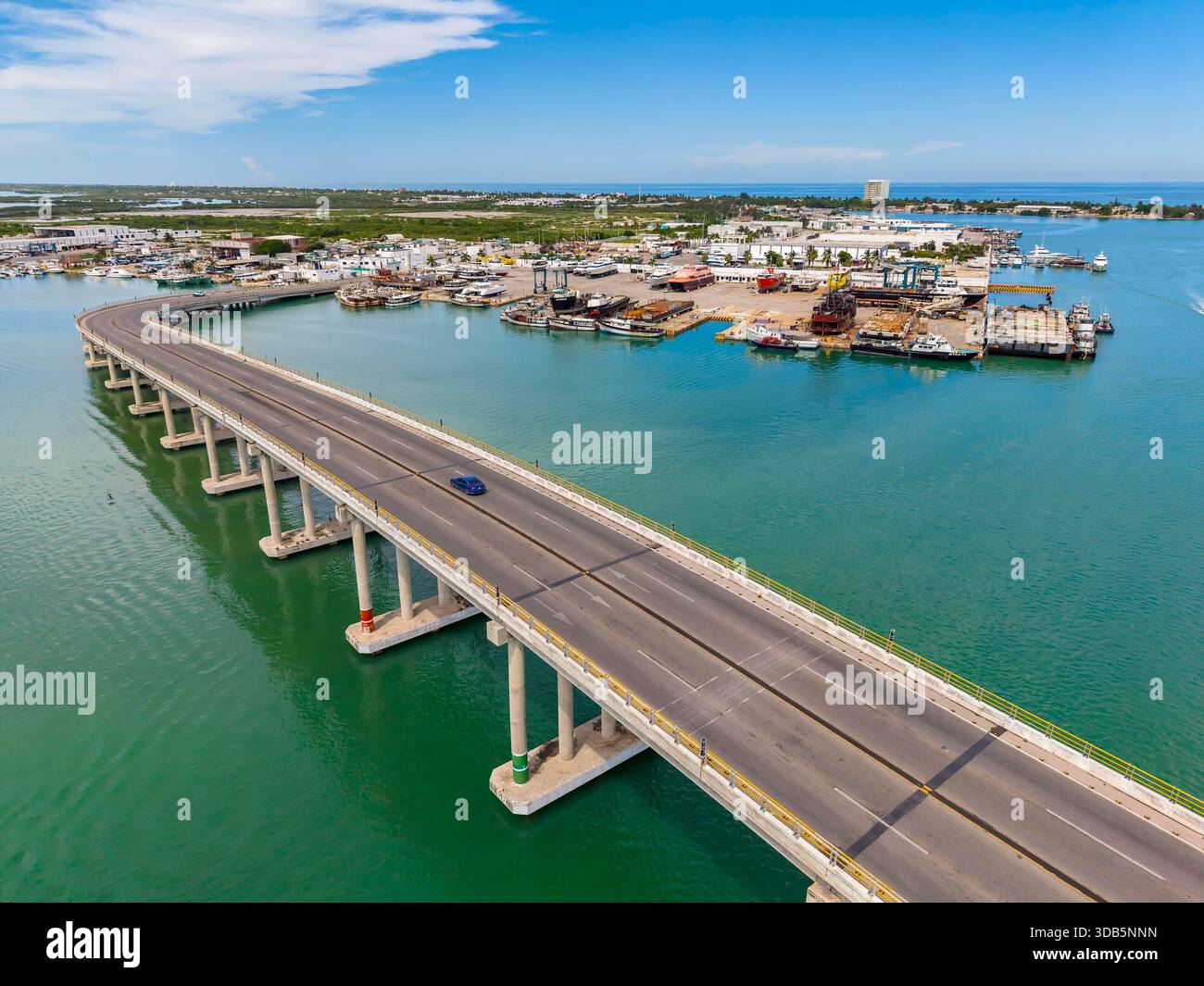 Progreso cruise port view hi-res stock photography and images - Alamy