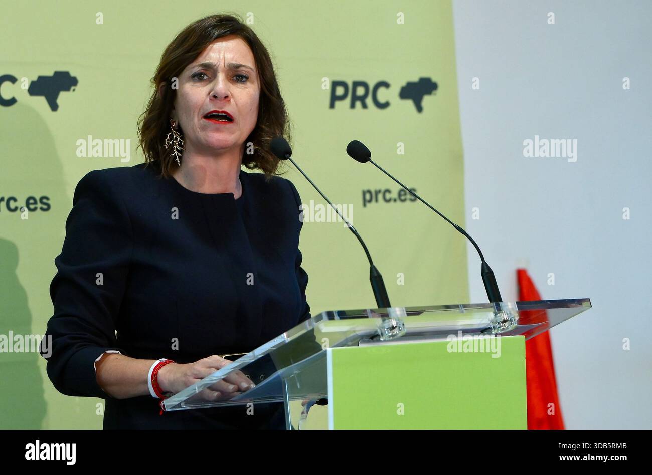 The candidate for the Presidency of Cantabria, Paula Fernández Viaña ...