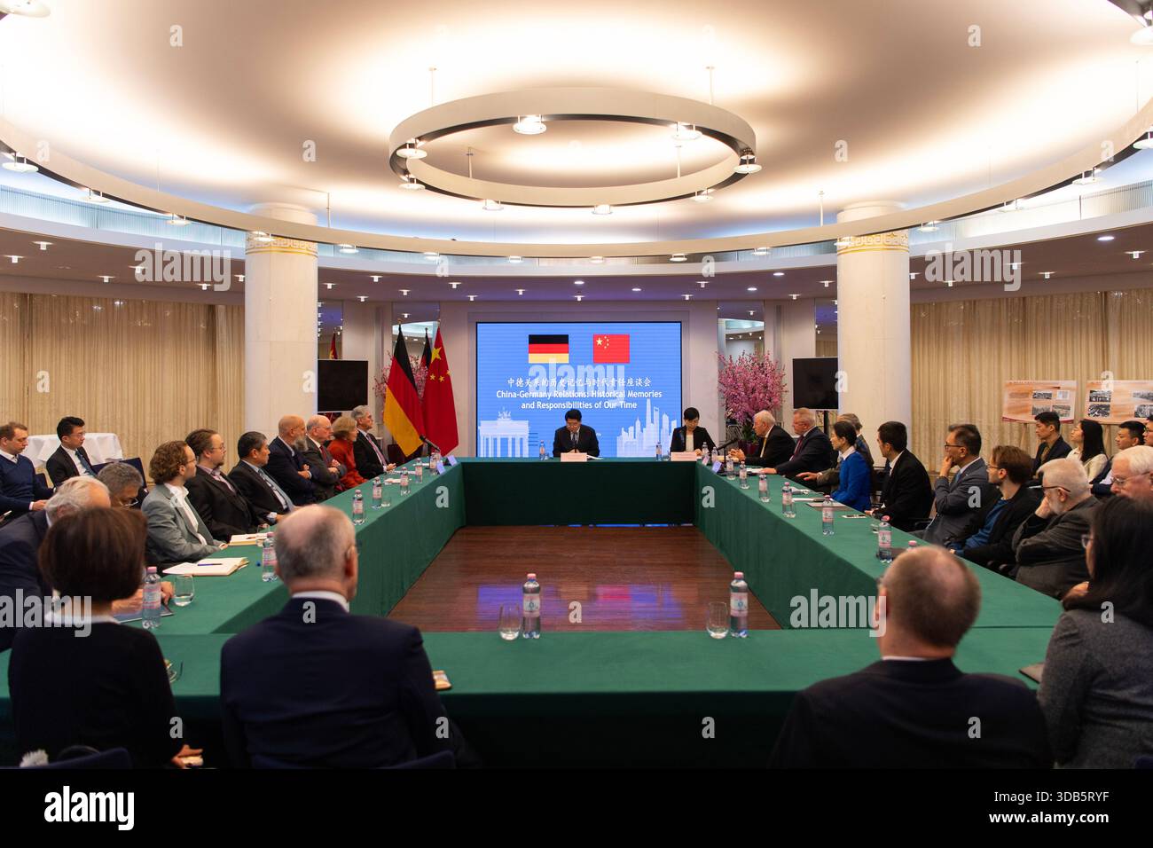 (251214) -- BERLIN, Dec. 14, 2025 (Xinhua) -- This photo taken on Dec ...