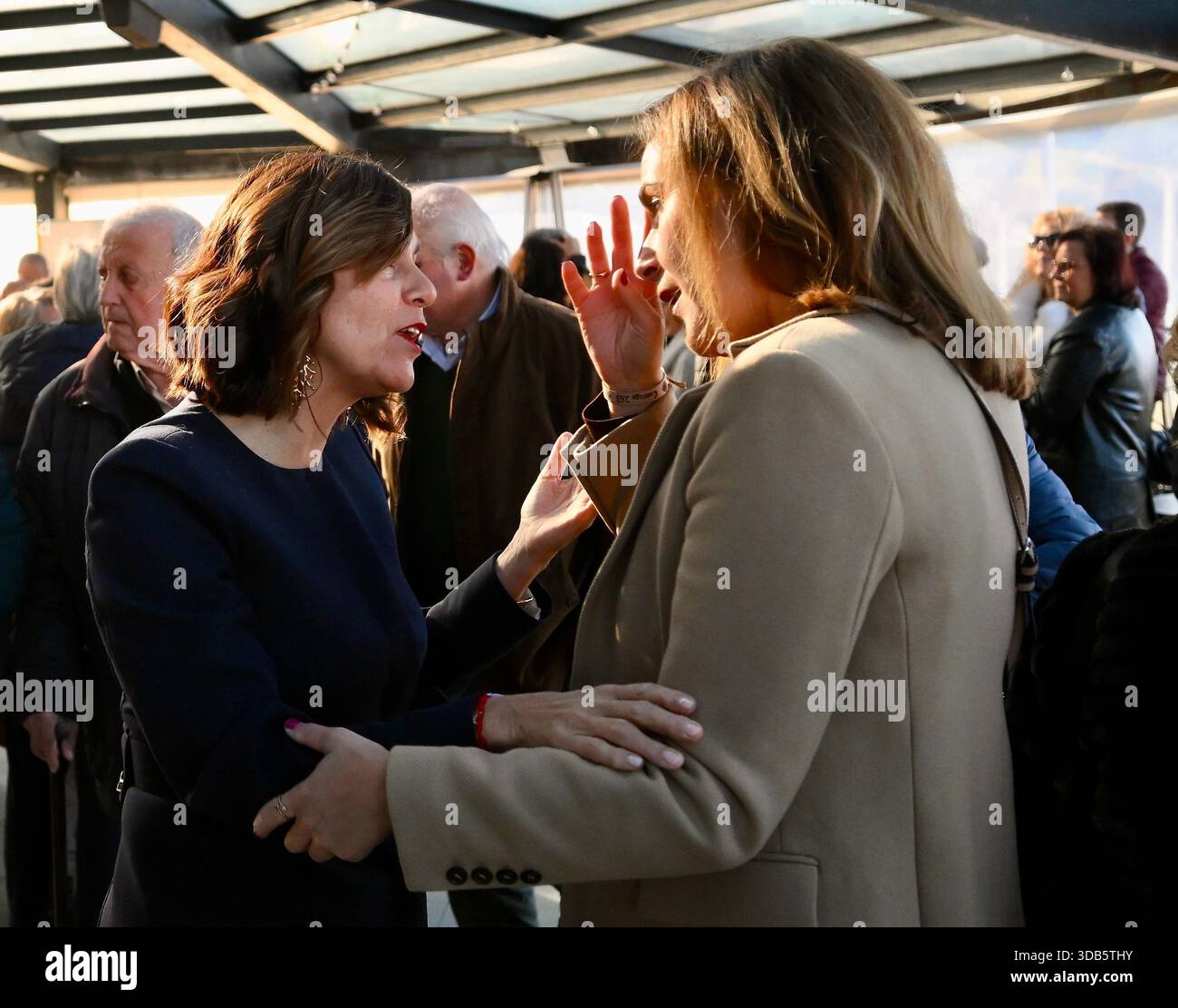 The candidate for the Presidency of Cantabria, Paula Fernández Viaña ...
