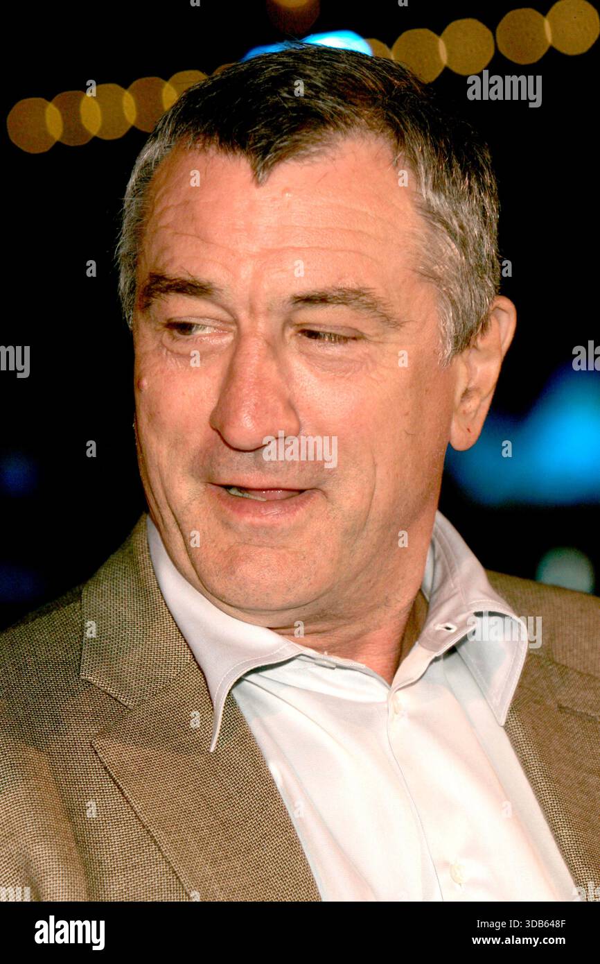 Robert De Niro at the premiere of the animated film 'Shark Tale / Big ...