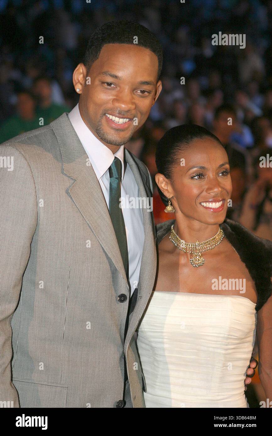 Will Smith with wife Jada Pinkett-Smith at the premiere of the animated ...