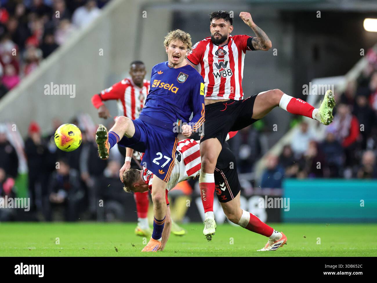 Newcastle United's Nick Woltemade battles for the ball with Sunderland ...