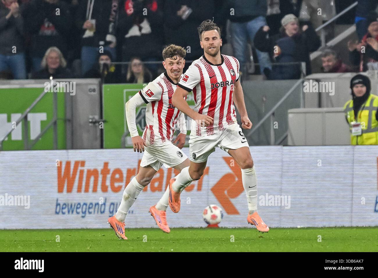 Celebration for the goal [goal] for 1:1 by Lucas Hoeler (Freiburg, #09 ...
