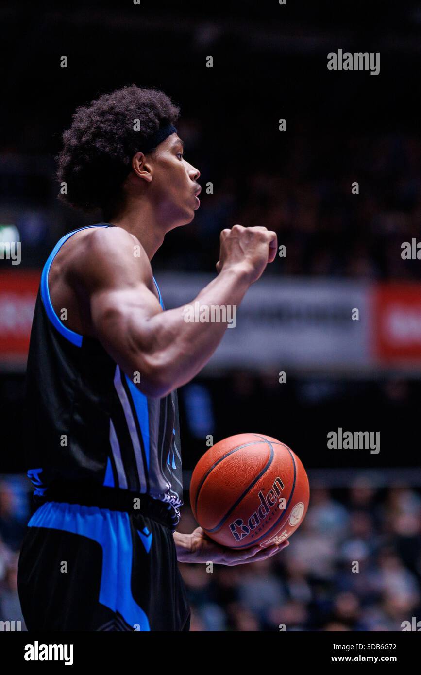Daniel Biel (Science City Jena, 77) with ball Game of the easycredit BBL Frankfurt Skyliners ...