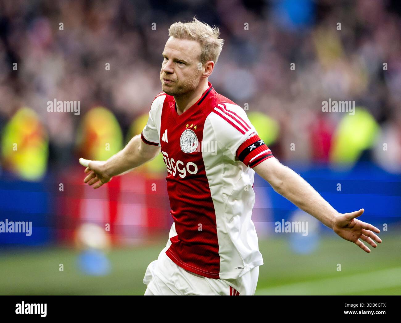 AMSTERDAM - Davy Klaassen of Ajax celebrates his opening goal during ...