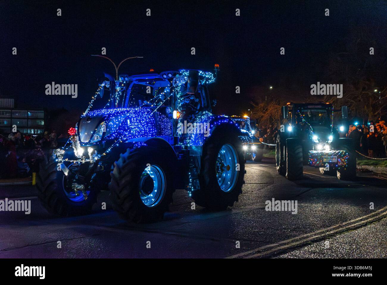 Basildon Christmas Tractor Run 2025 leaving the New Holland plant ...