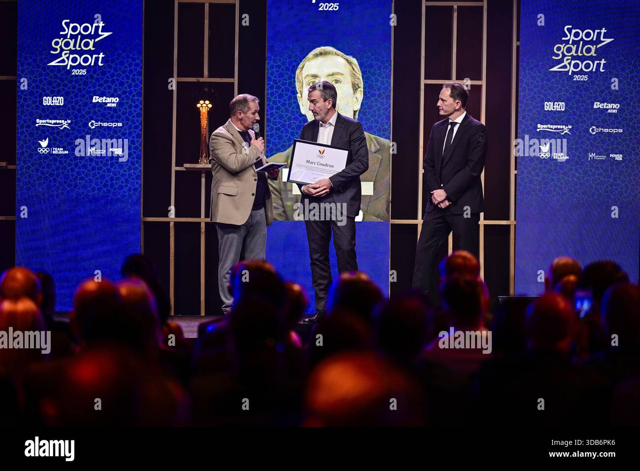 Sports journalist Karl Vannieuwkerke, BOIC-COIB board member Marc ...