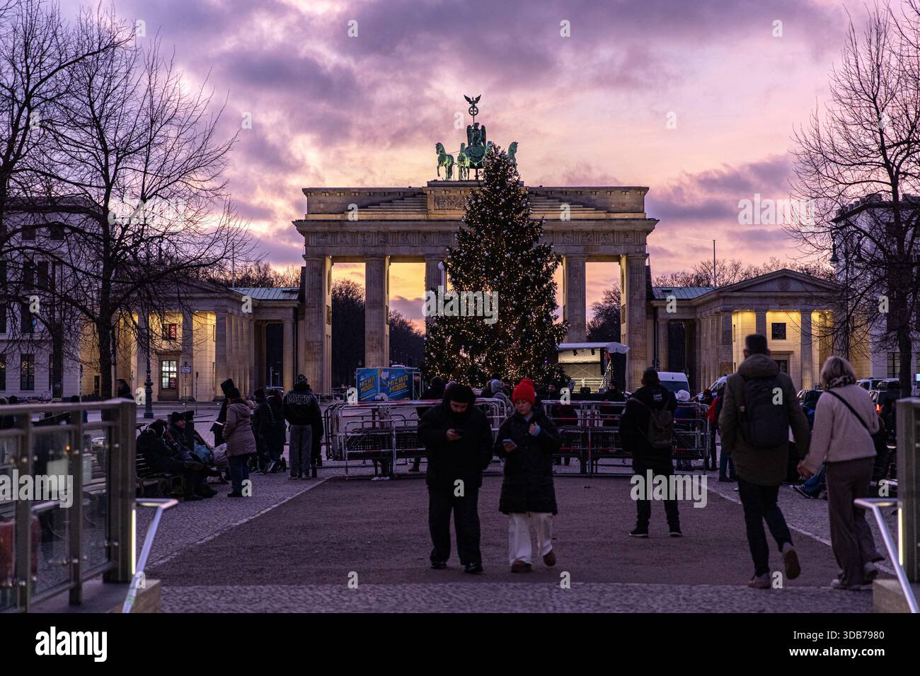 Berlin germany december 2025 cityscape hi-res stock photography and ...