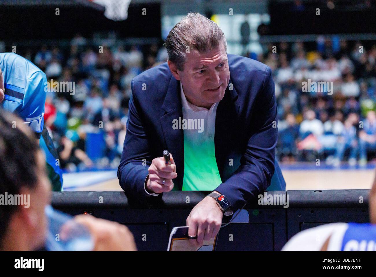 Coach Klaus Perwas (Frankfurt Skyliners) Game of the easycredit BBL ...