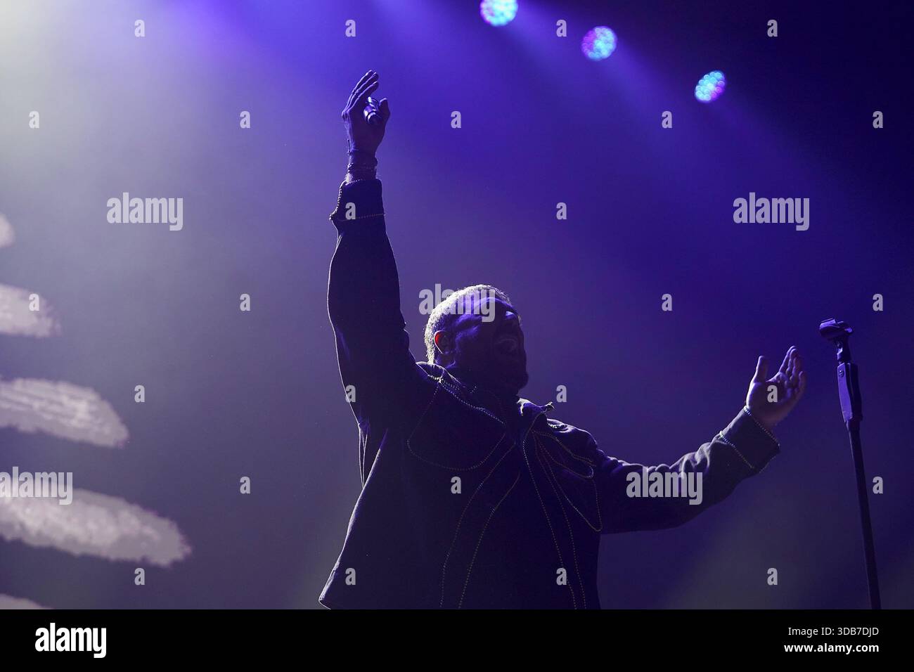 Antonio Orozco finishes "The End of My Life's Tour" in Madrid at ...