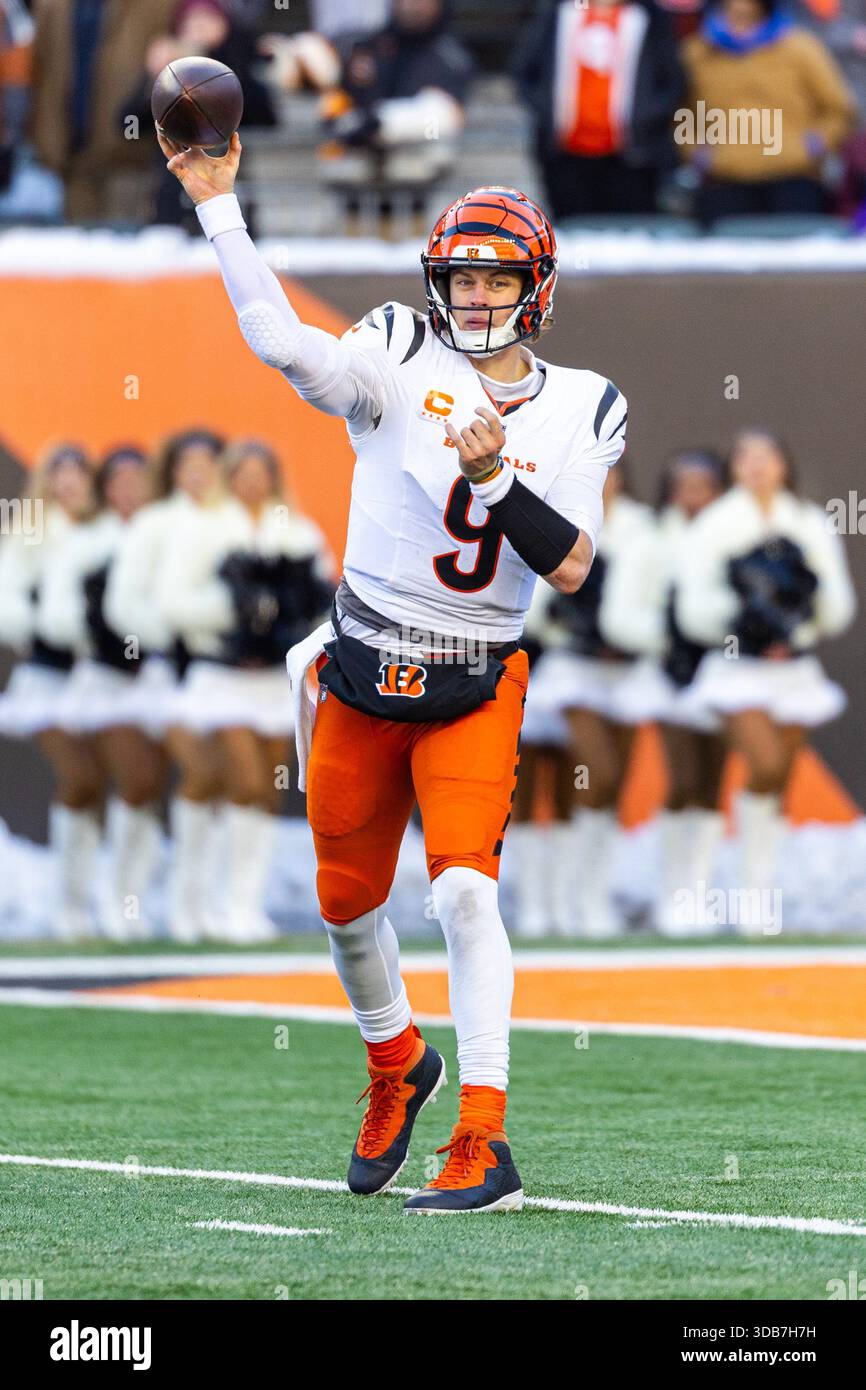 December 14, 2025: Cincinnati Bengals quarterback Joe Burrow (9) passes ...