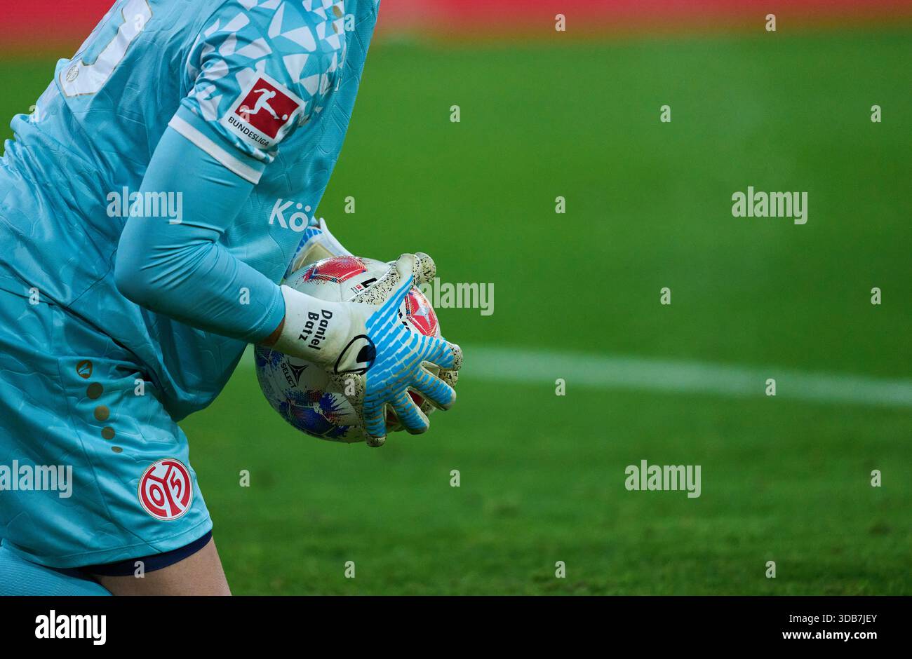 Daniel Batz, MZ 33 in the match FC BAYERN MueNCHEN - FSV MAINZ 05 2-2 ...