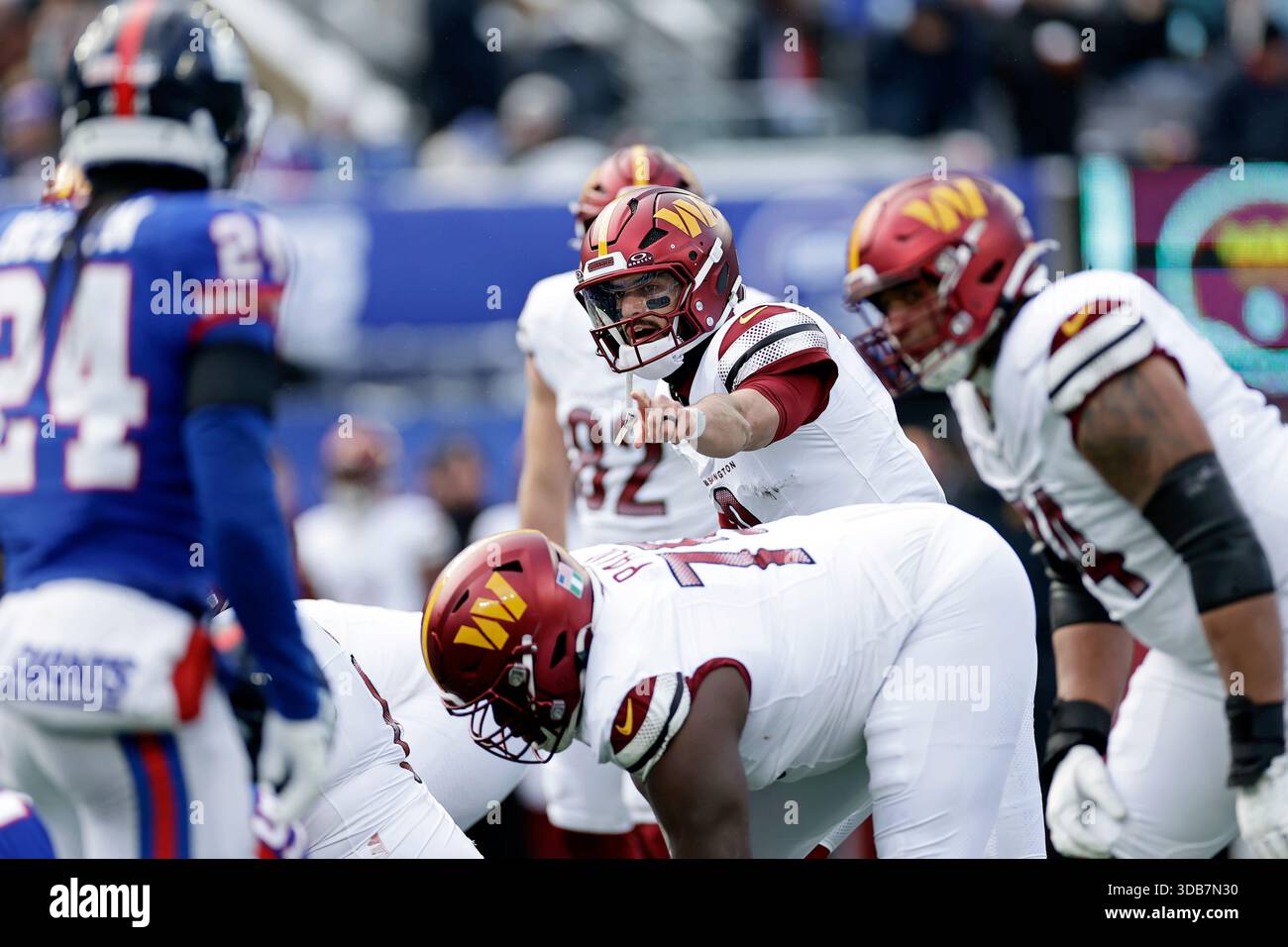 Washington Commanders quarterback Marcus Mariota (8) at the line of ...