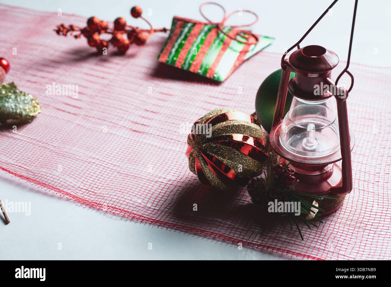 Holly leaves background banner hi-res stock photography and images - Alamy