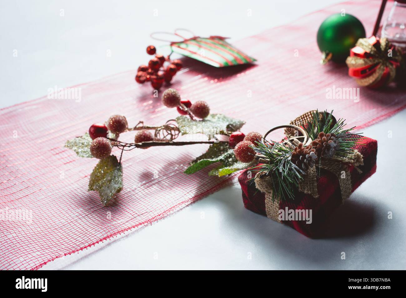 Holly leaves background banner hi-res stock photography and images - Alamy