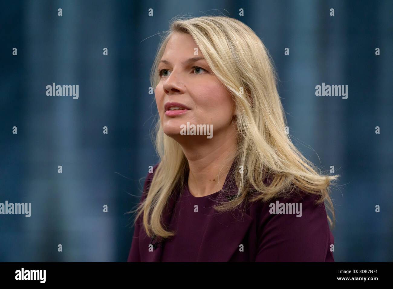 In the picture, from left: Annett Meiritz, journalist and long-time US ...