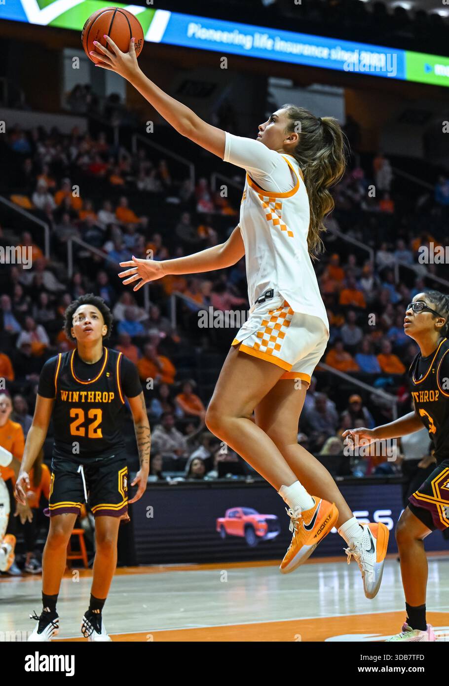 KNOXVILLE, TN - DECEMBER 14: Tennessee Lady Volunteers forward Lauren ...