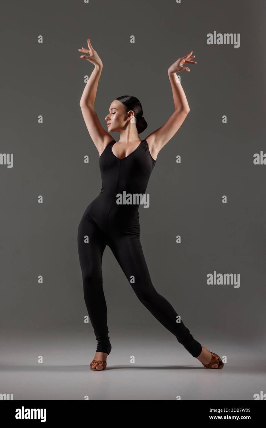 Poised movements hi-res stock photography and images - Alamy