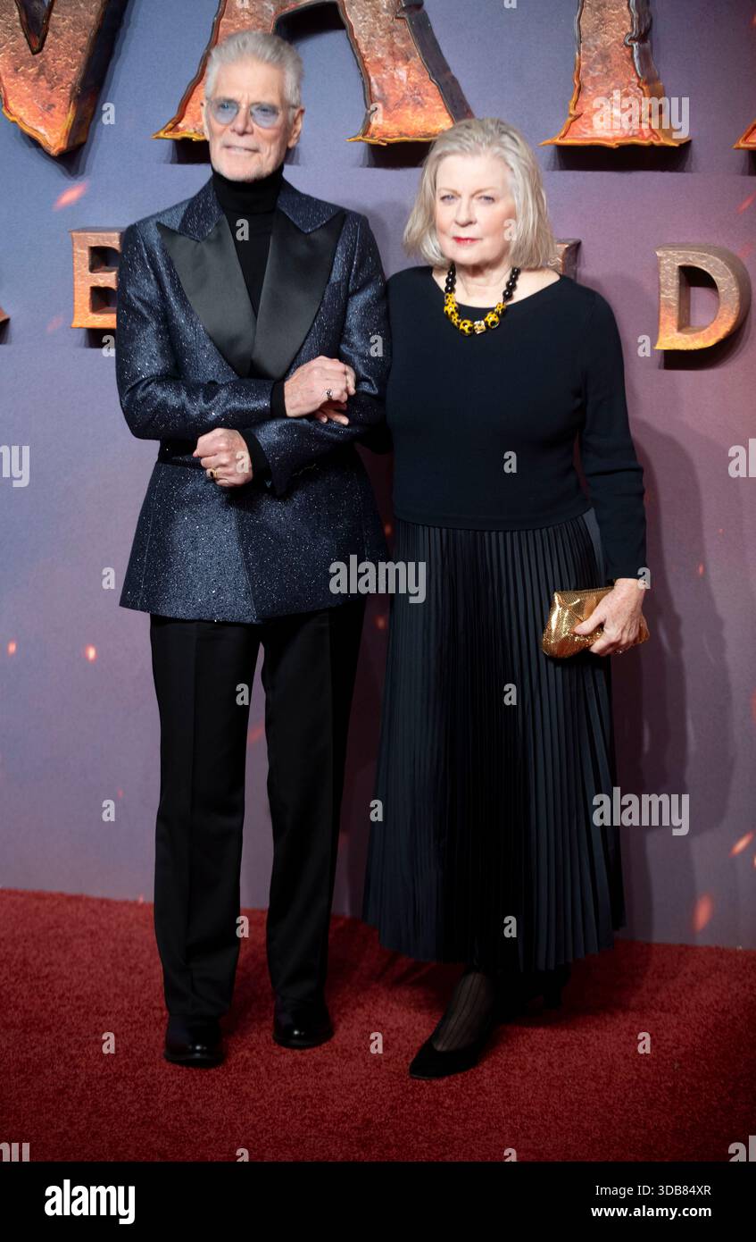 Stephen Lang and Kristina Watson at the 'Avatar Fire and Ash' film ...