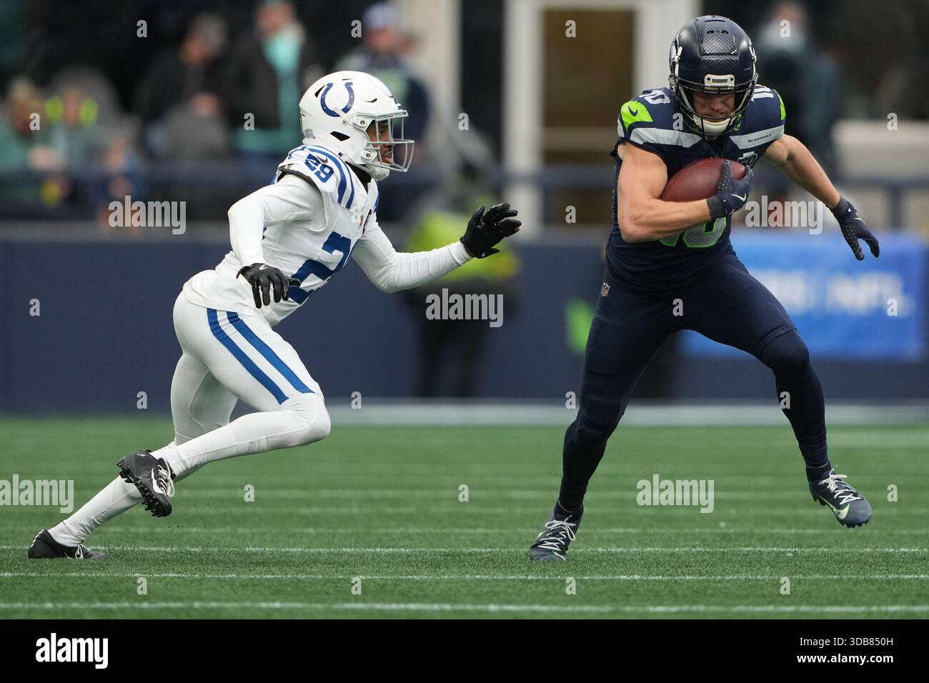 Seattle Seahawks wide receiver Cooper Kupp (10) tries to get past ...