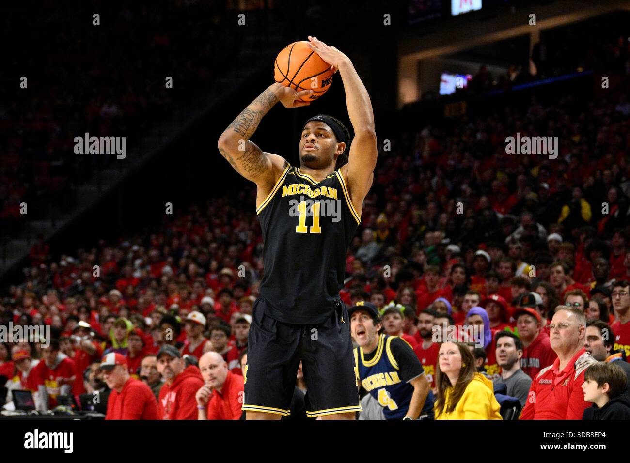 Michigan guard Roddy Gayle Jr. (11) in action during the first half of ...