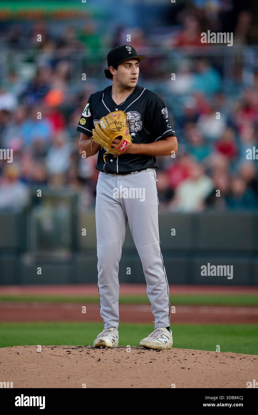 Lansing Lugnuts pitcher Steven Echavarria (11) during an MiLB Midwest League baseball game ...