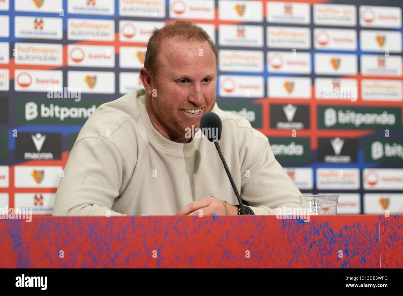 14/12/2025, Basel, St. Jakob-Park, Super League: FC Basel - FC Lausanne-Sport, head coach ...