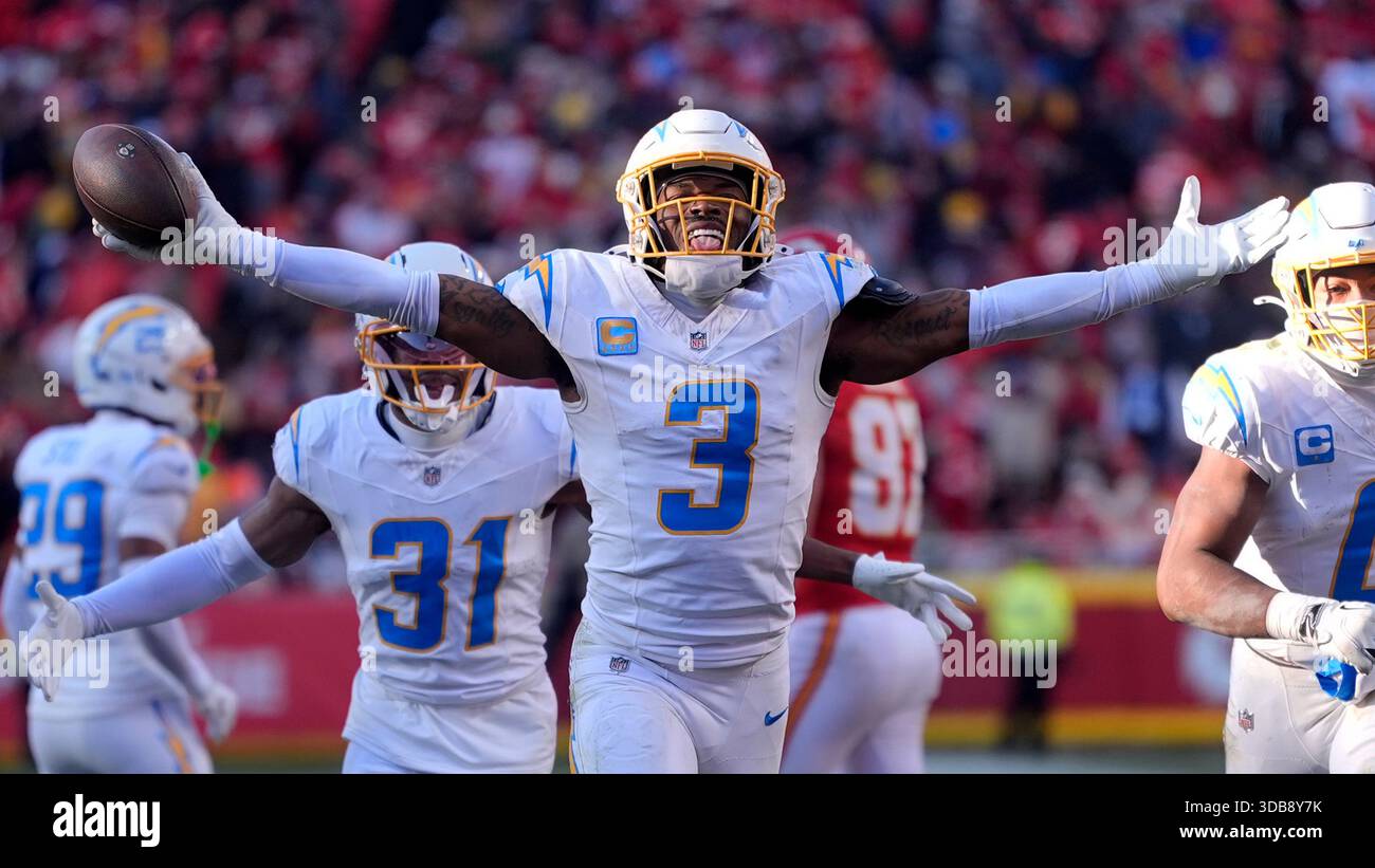Los Angeles Chargers safety Derwin James Jr. (3) celebrates a game ...