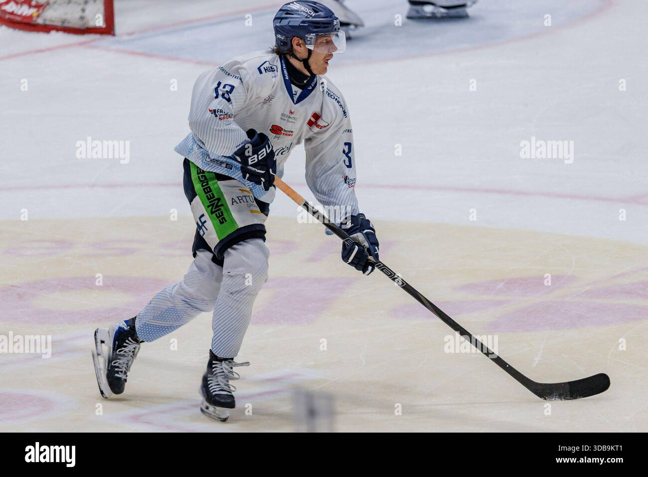 Mario Zimmermann (Straubing Tigers #13), cutout, portrait / portrait ...