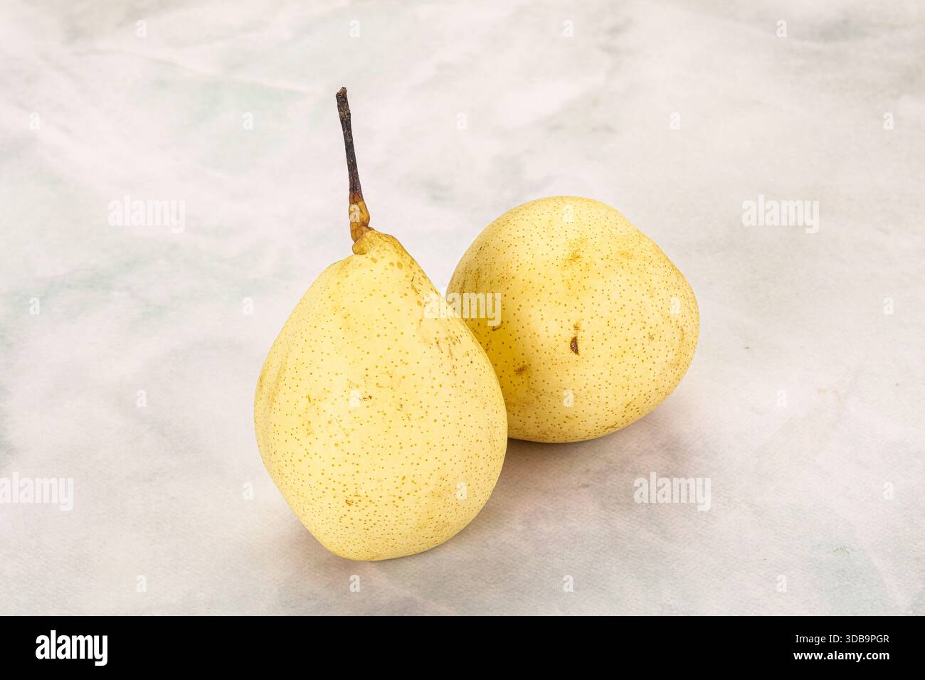 Sweet juicy organic yellow Chinese Pears Stock Photo - Alamy