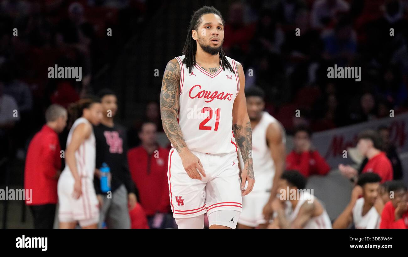 Houston guard Emanuel Sharp (21) on the court against New Orleans ...