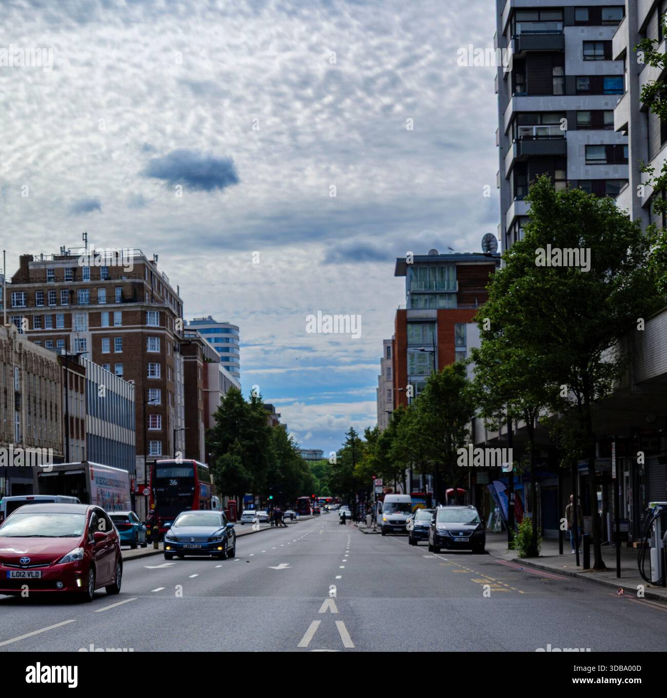 Edgware road shops hi-res stock photography and images - Alamy