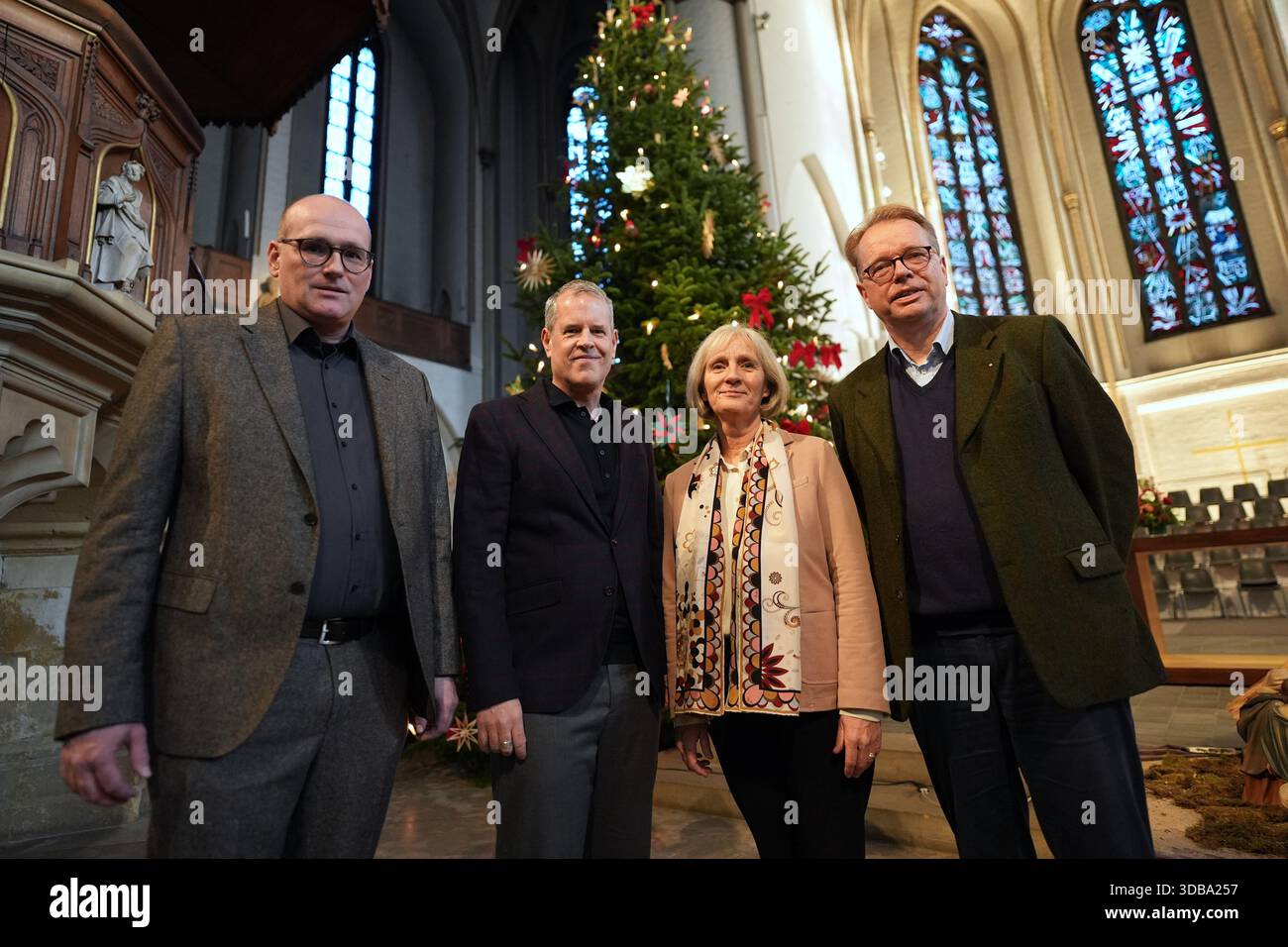 15 December 2025, Hamburg: Rando Aust (2nd from left), authorized ...