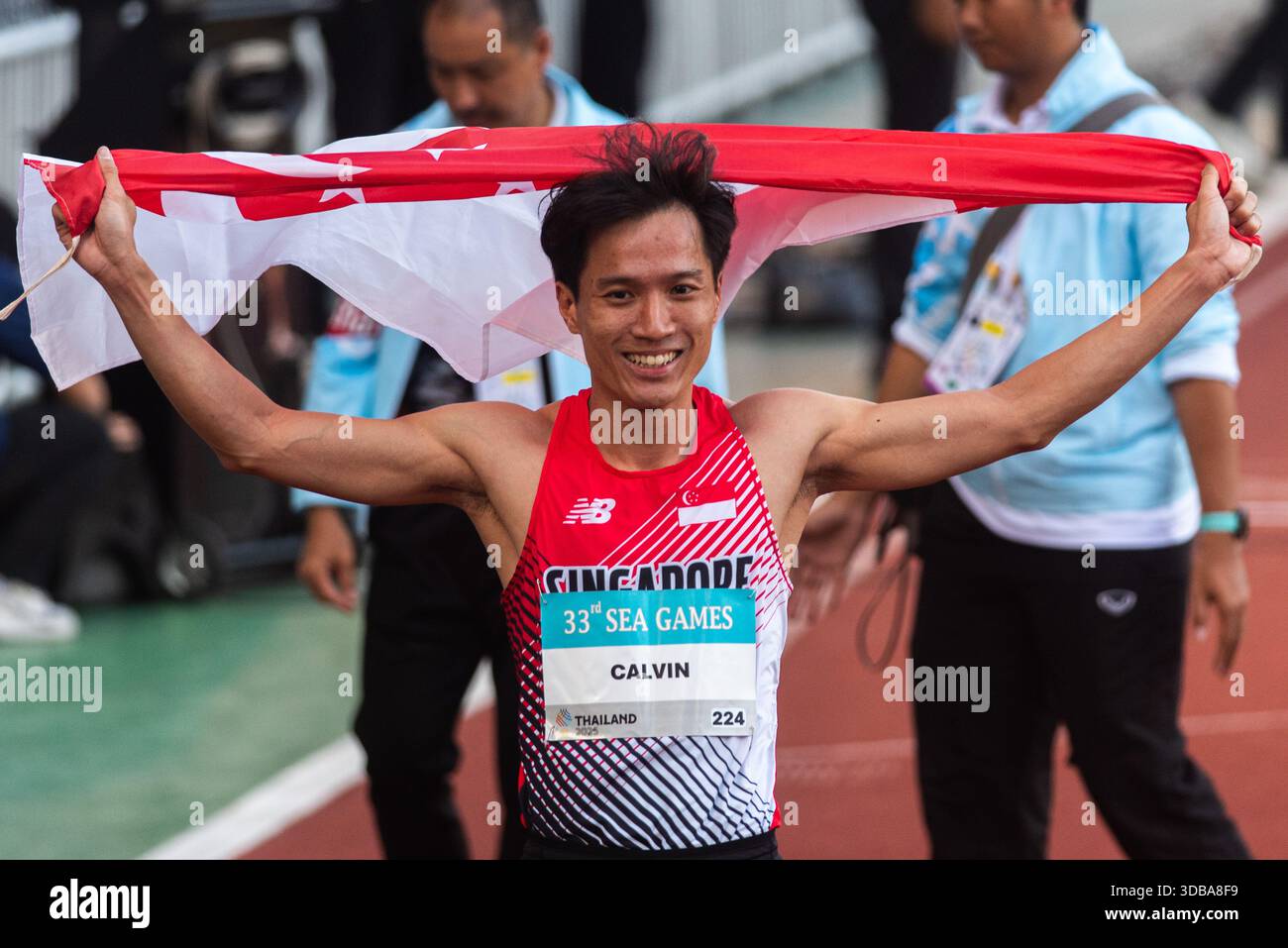 Calvin Quek Jun Jie (C-R) of Singapore celebrates after won a gold ...