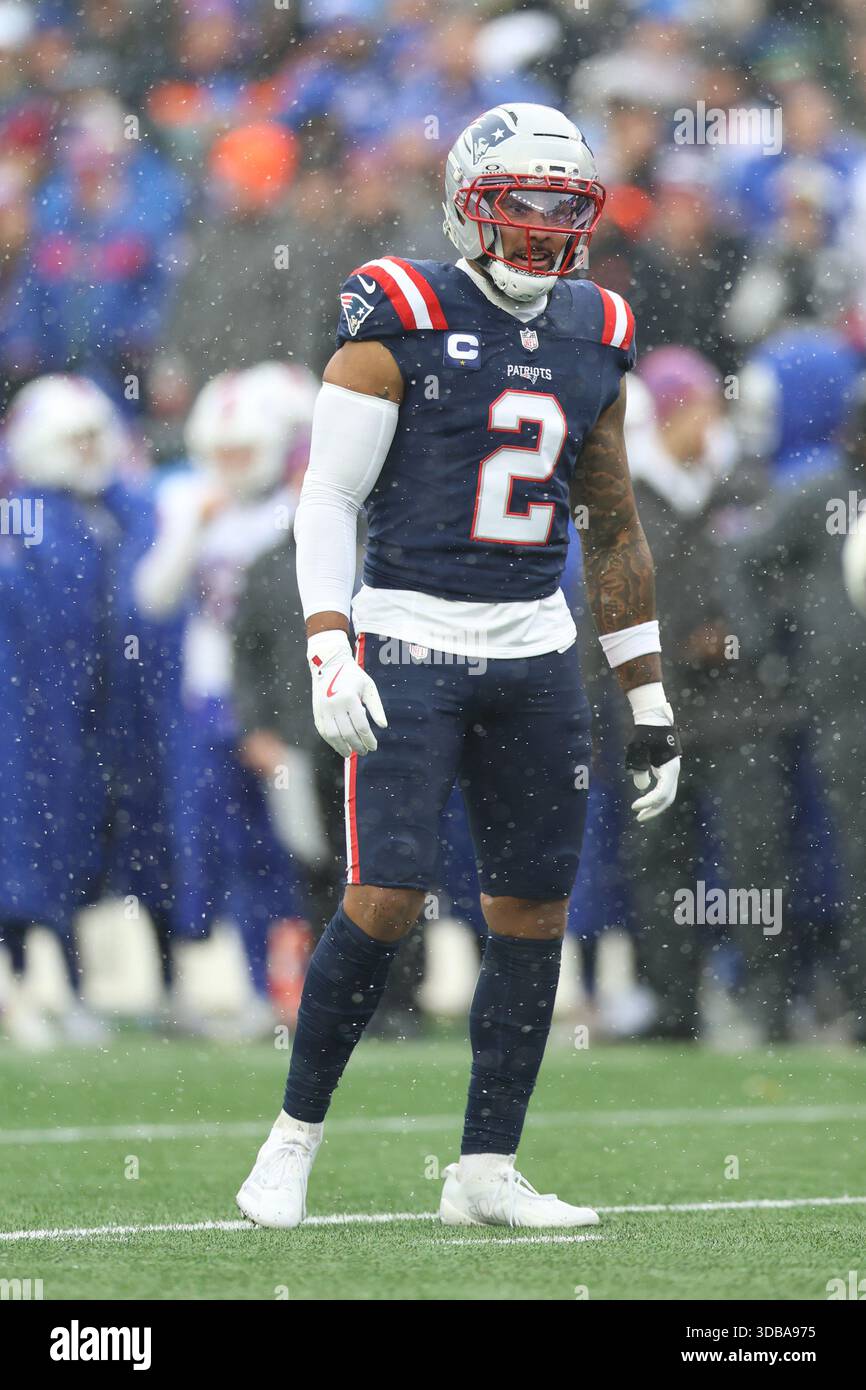 New England Patriots Harold Landry III (2) in action during an NFL ...