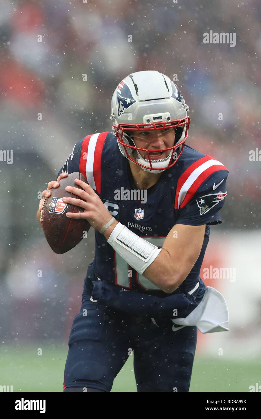 New England Patriots QB Drake Maye (10) rushes for a touchdown during ...