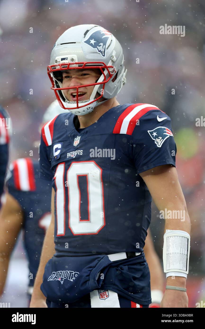 New England Patriots QB Drake Maye (10) celebrates a touchdown during ...