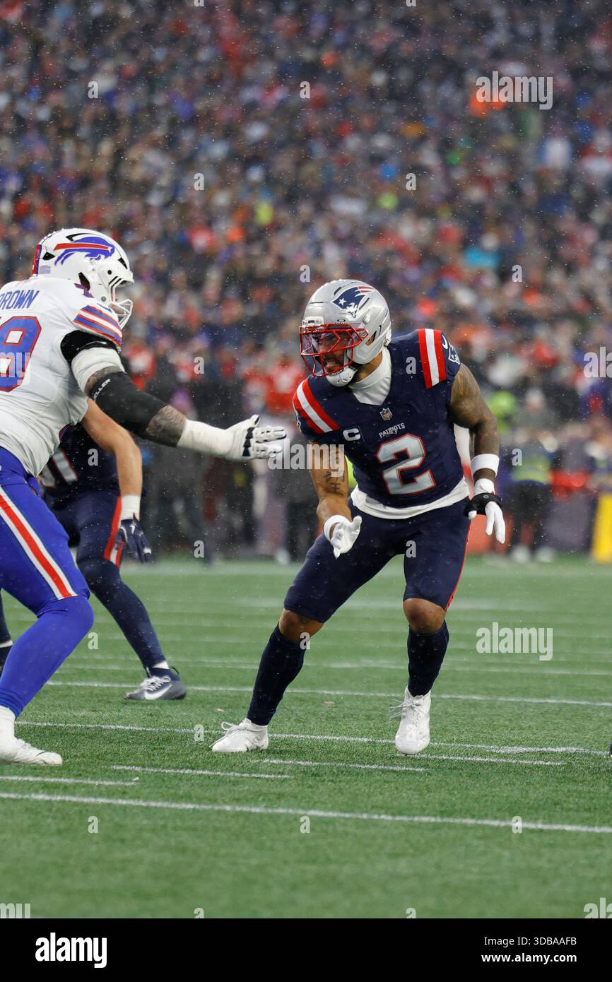 New England Patriots Harold Landry III (2) in action during an NFL ...