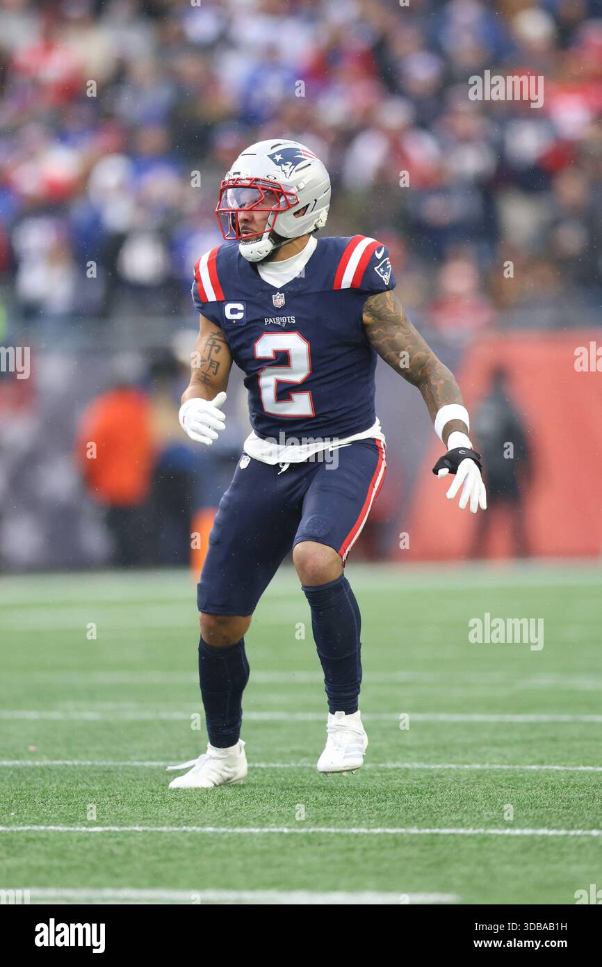 New England Patriots Harold Landry III (2) in action during an NFL ...